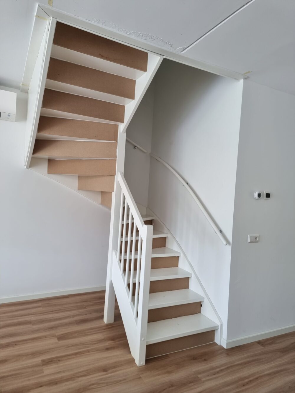 Open trap dicht laten maken - Rika Traprenovatie Almere